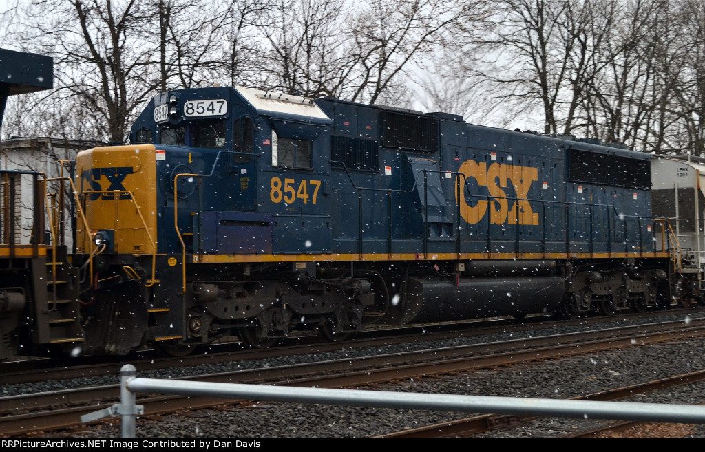 CSX SD50-2 8547 trails on Q439-16
